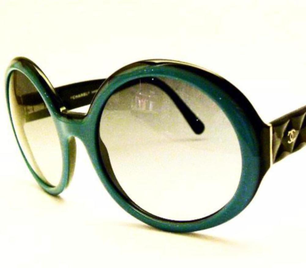 Chanel Vintage Blue Frame Sunglasses - VeryVintage – Very Vintage