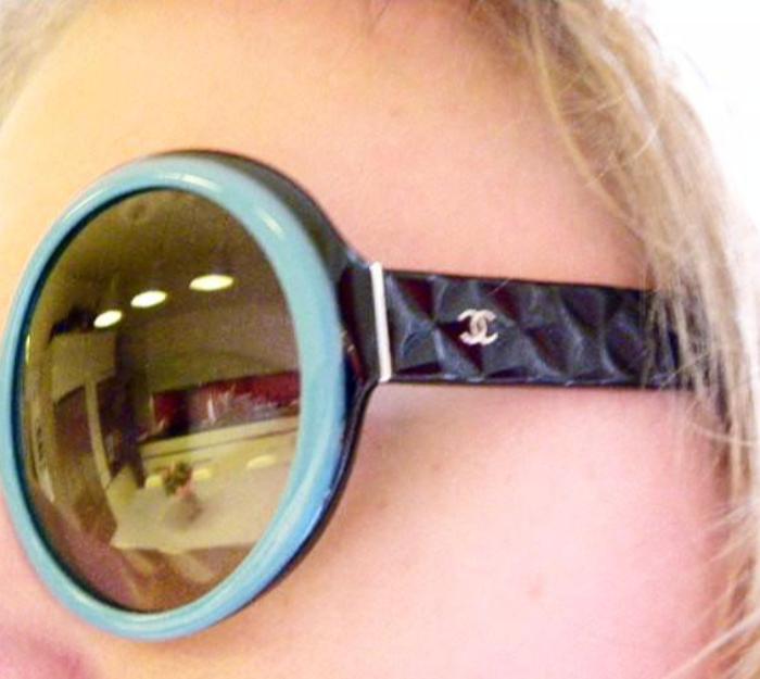 Chanel Vintage Blue Frame Sunglasses - VeryVintage – Very Vintage